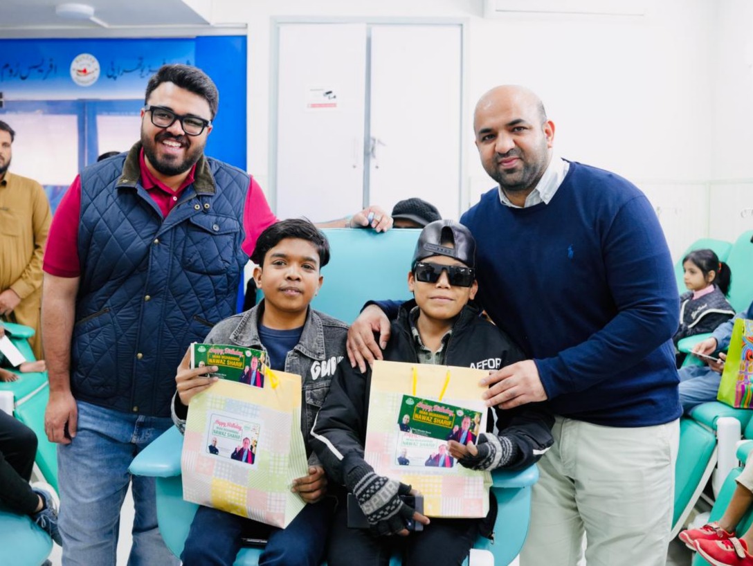 Punjab Education Minister Celebrates Nawaz Sharif’s Birthday With ...